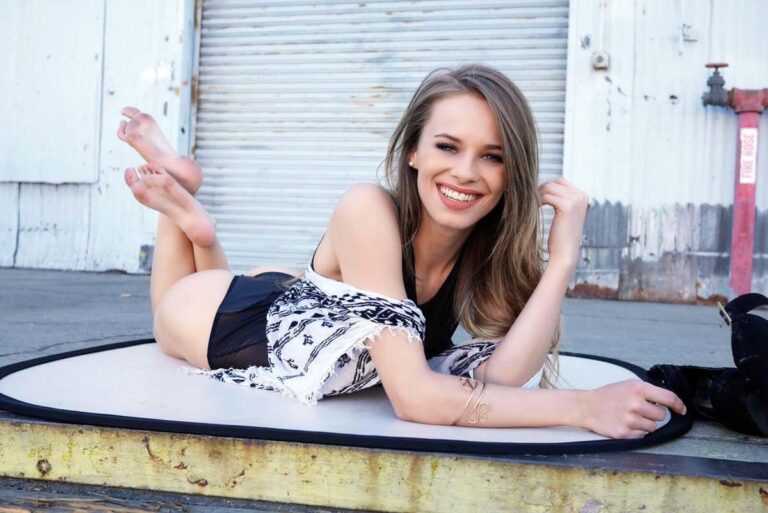 Carré Rose : Interview with Jillian Janson - Eklecty-City
